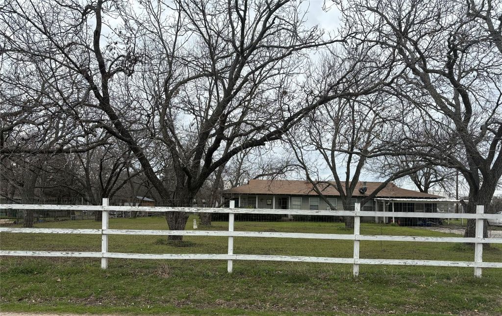 112 County Road 4876, Newark, TX 76071 - See Est. Value, Schools & More