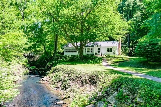 12165 Heath Rd, Chesterland, OH 44026 - See Est. Value, Schools & More