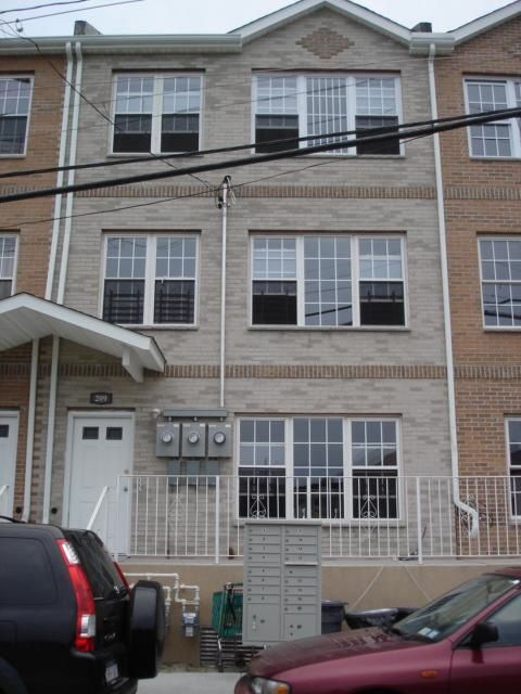 209 Beach 28 St, Far Rockaway, NY 11691 - See Est. Value, Schools & More