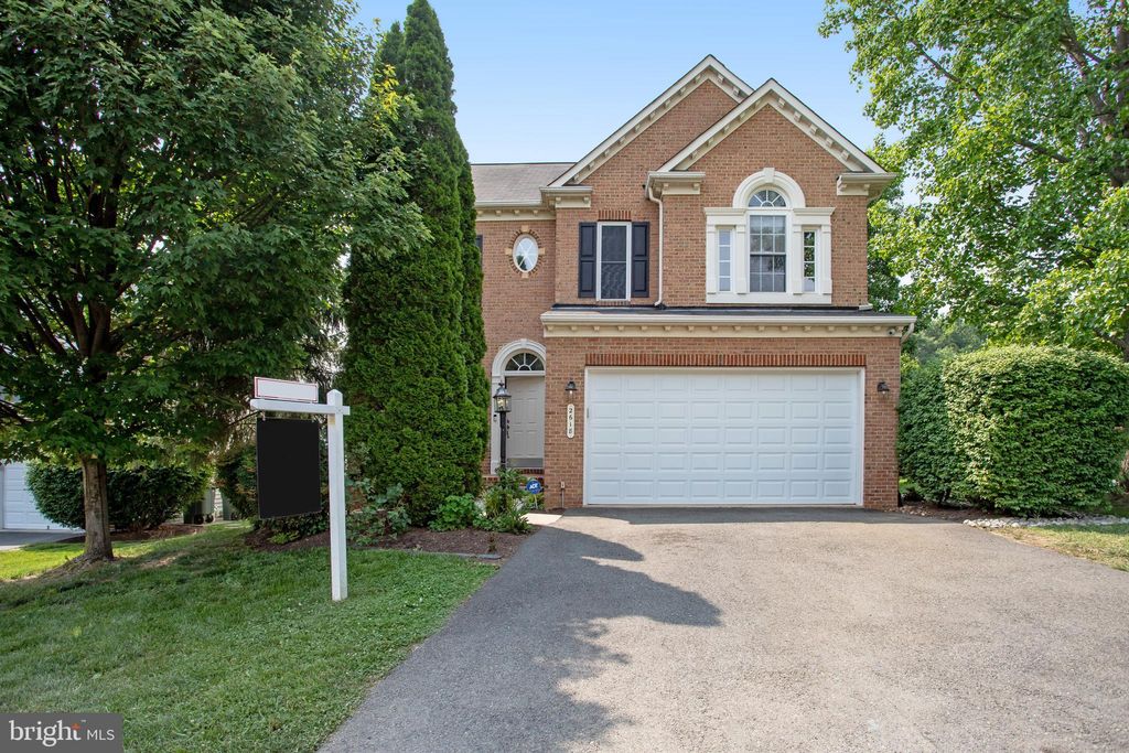 2618 Amanda Ct, Vienna, VA 22180 - See Est. Value, Schools & More