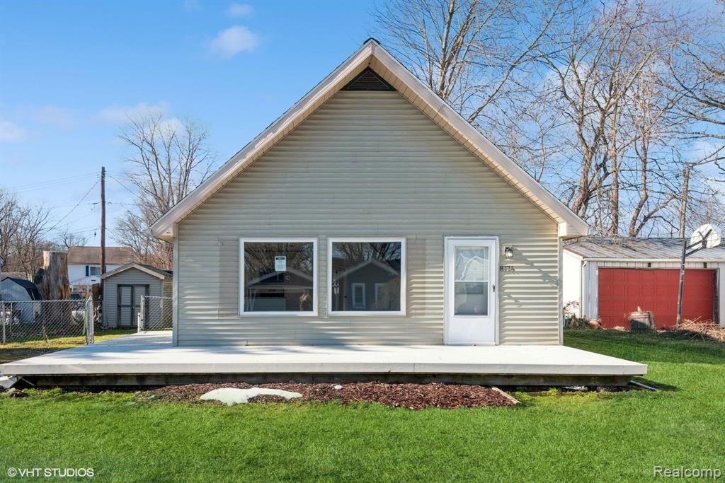 8774 Lagoon Dr, Brighton, MI 48116 - See Est. Value, Schools & More