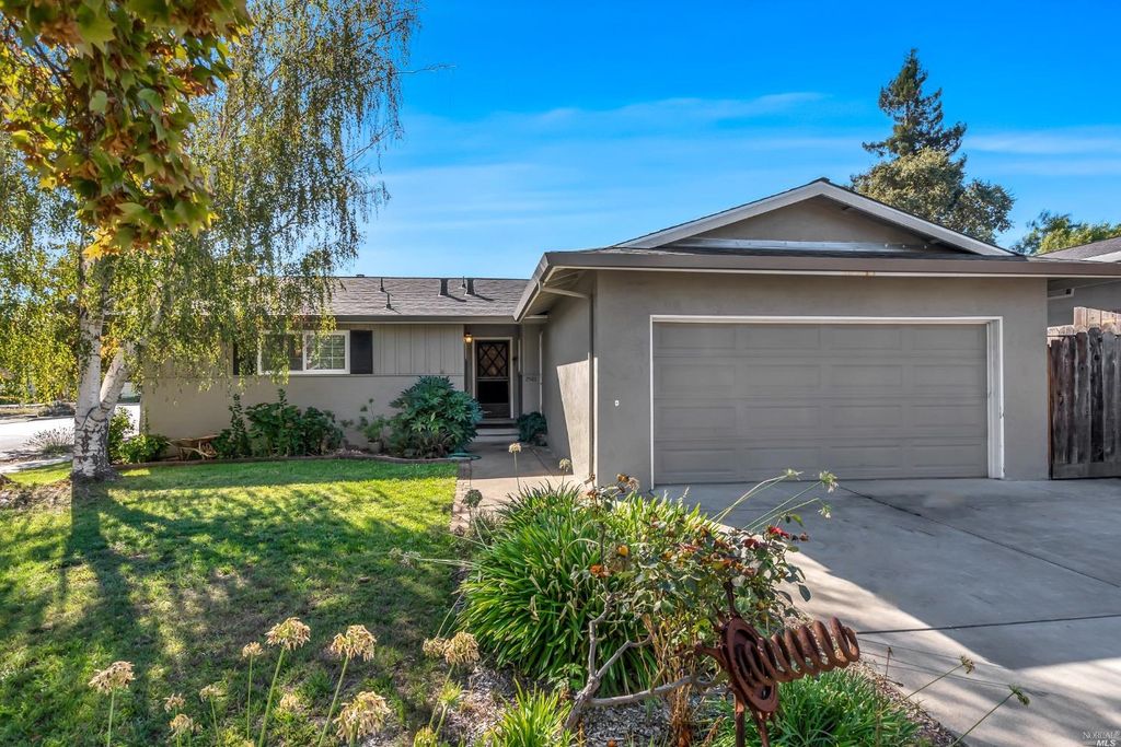 2501 Macgregor Court, Napa, CA 94558 - See Est. Value, Schools & More