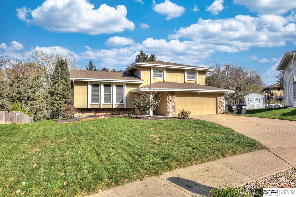 15718 Hascall Cir, Omaha, NE 68130 - See Est. Value, Schools & More