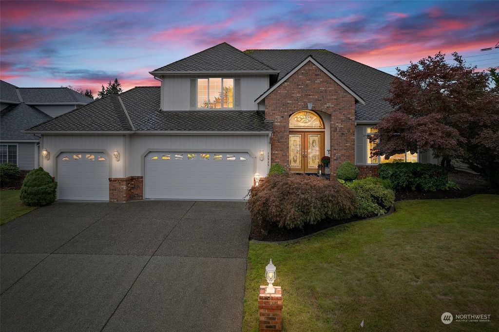 13945 SE 159th Place, Renton, WA 98058 - See Est. Value, Schools & More