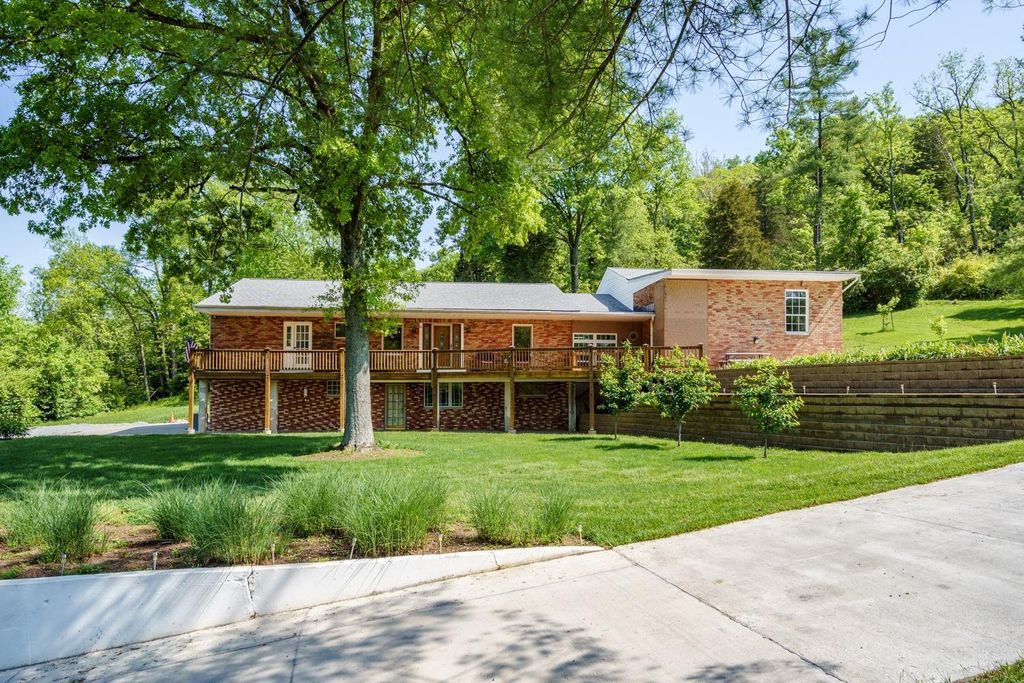 6696 Blue Rock Rd, Cincinnati, OH 45247 - See Est. Value, Schools & More