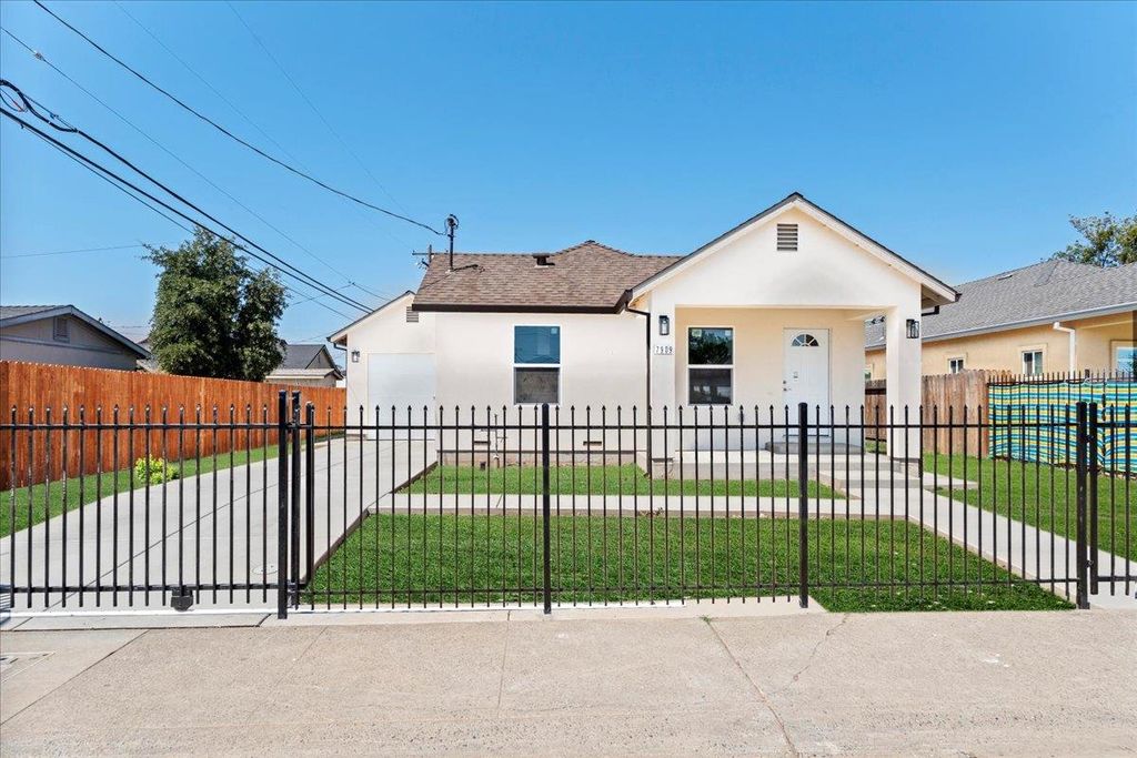 7909 35th Ave, Sacramento, CA 95824 | MLS# 225107607 | Trulia