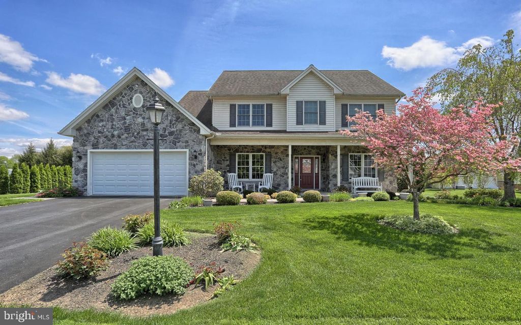 808 Victoria Ln, Palmyra, PA 17078 - See Est. Value, Schools & More