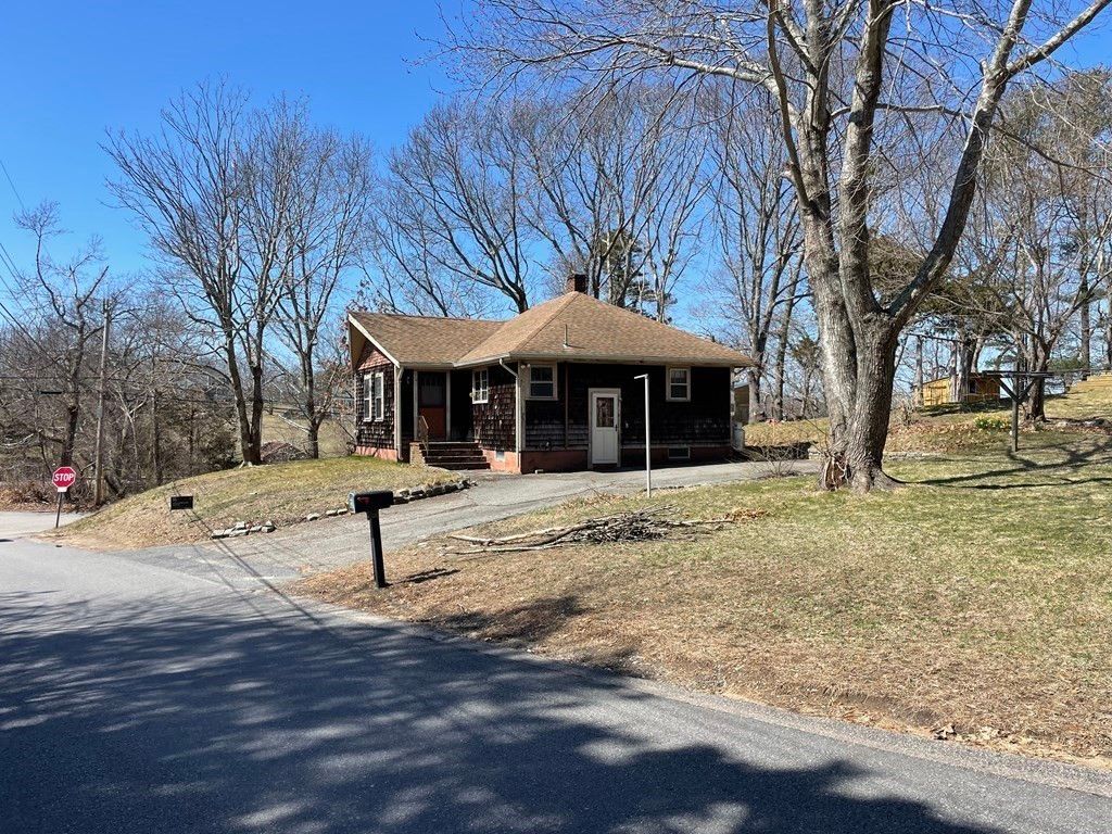 28 S Pond Rd, Plymouth, MA 02360 - See Est. Value, Schools & More