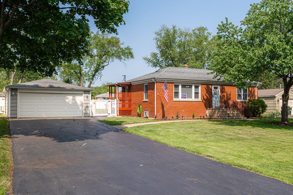 2N330 Diane Ave, Glen Ellyn, IL 60137 - See Est. Value, Schools & More