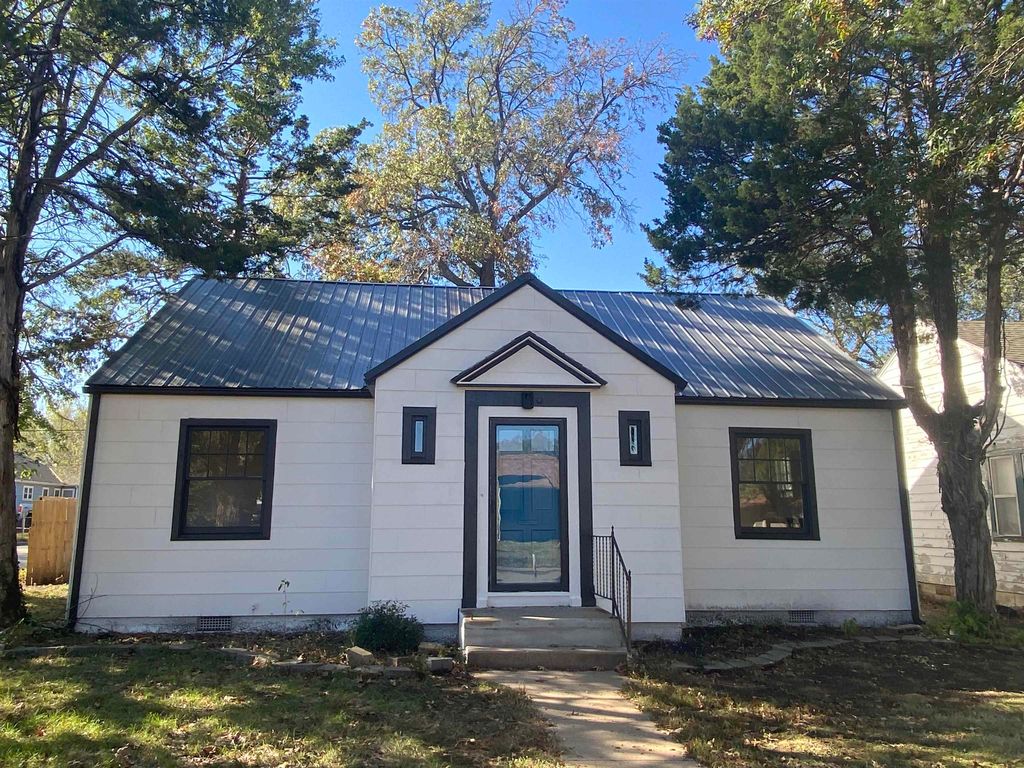 601 N Summit St, El Dorado, KS 67042 - See Est. Value, Schools & More