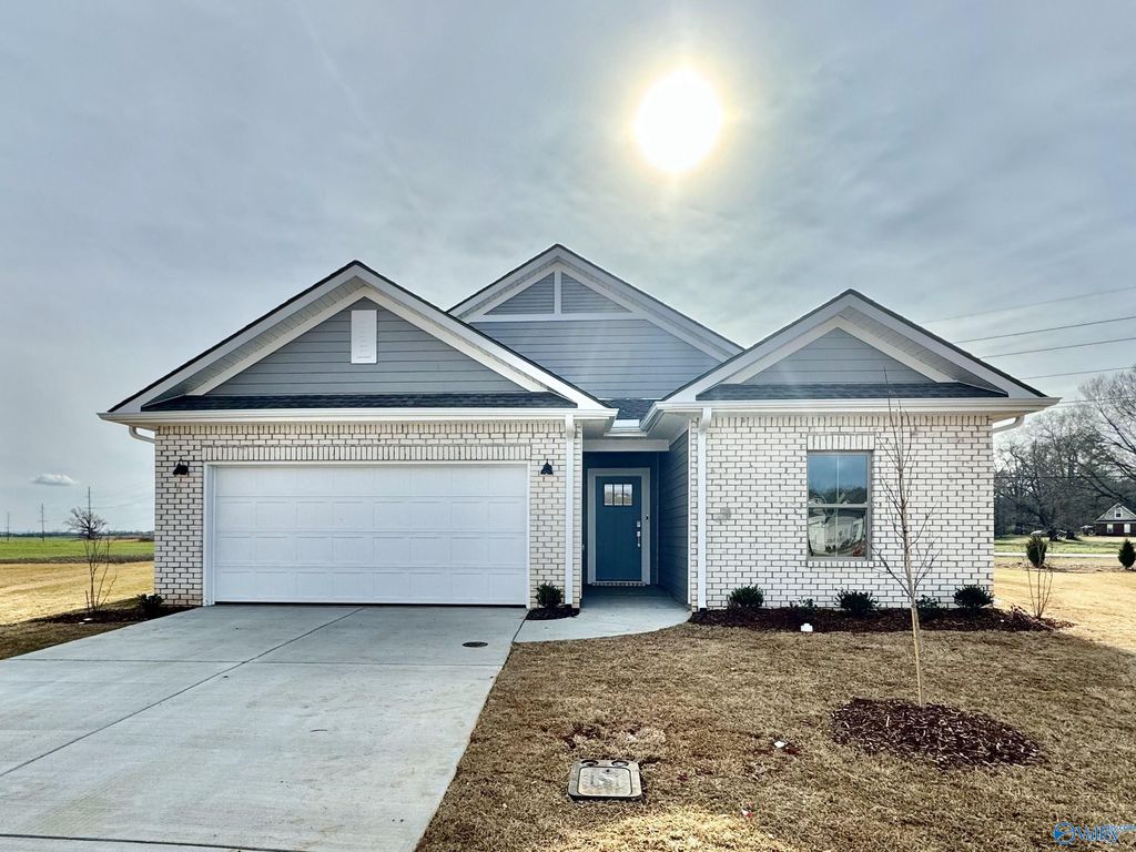 4612 Hampton Glen Cir, Owens Cross Roads, AL 35763 | MLS# 21906402 | Trulia