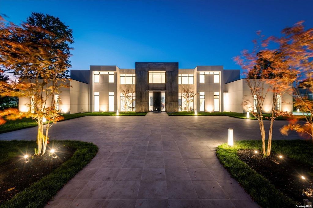 139 Arrandale Avenue, Great Neck, NY 11024 - See Est. Value, Schools & More