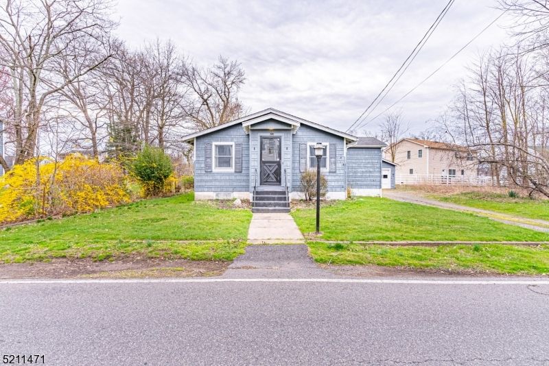 454 S Riverview Dr, Totowa, NJ 07512 - See Est. Value, Schools & More