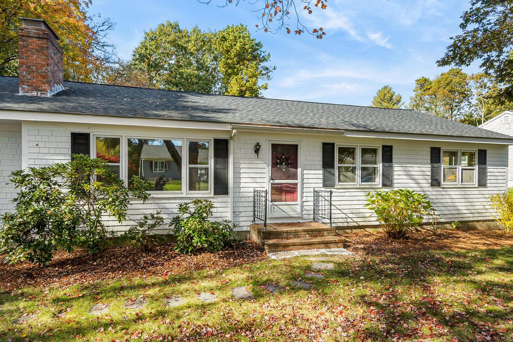 160 Acorn Drive, Osterville, MA 02655 - See Est. Value, Schools & More