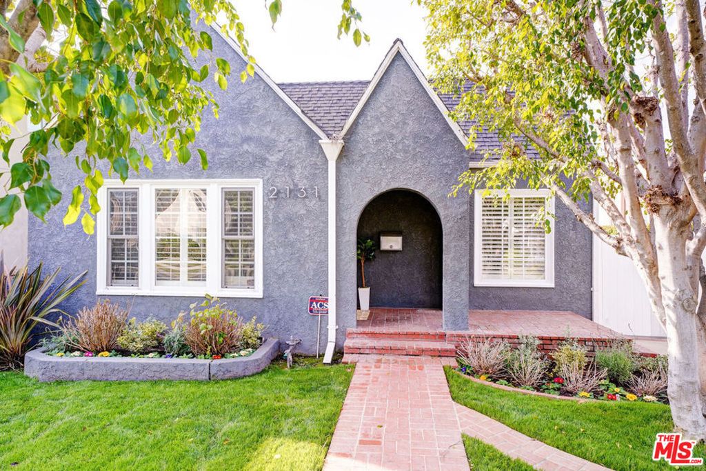 2131 Manning Ave, Los Angeles, CA 90025 - See Est. Value, Schools & More