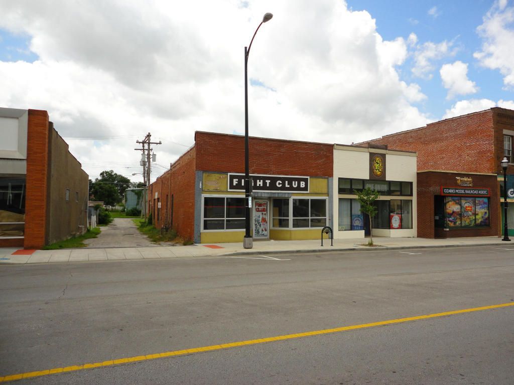 420 W Commercial St, Springfield, MO 65803 - See Est. Value, Schools & More