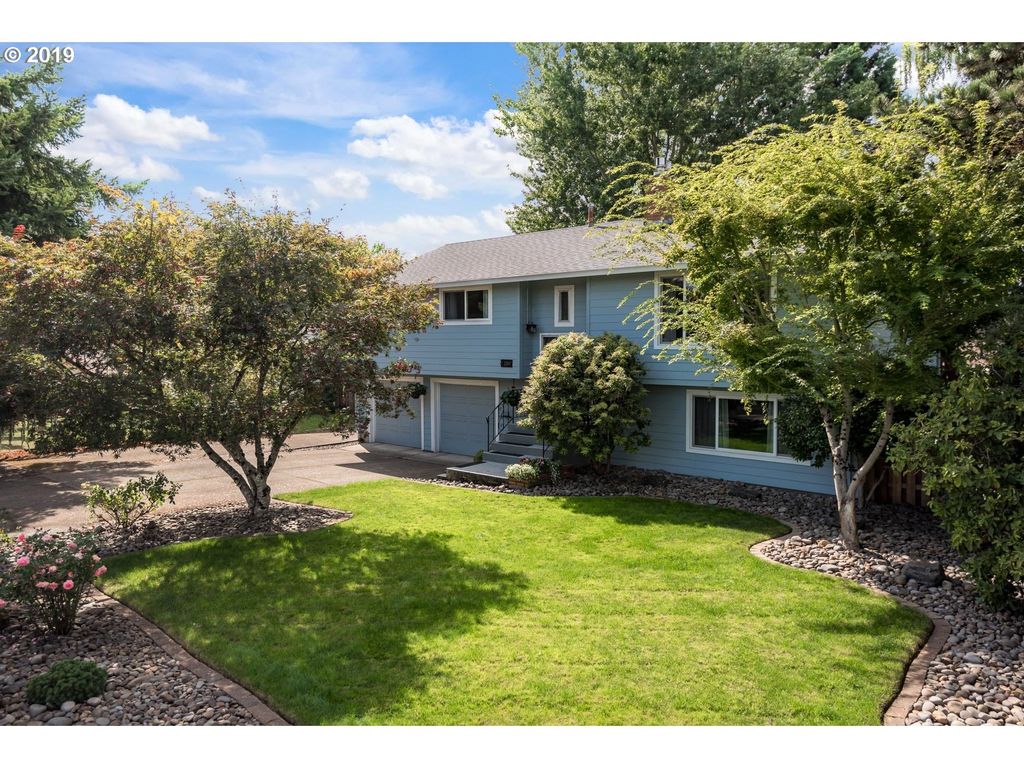 12067 SE 37th Ave, Milwaukie, OR 97222 - See Est. Value, Schools & More