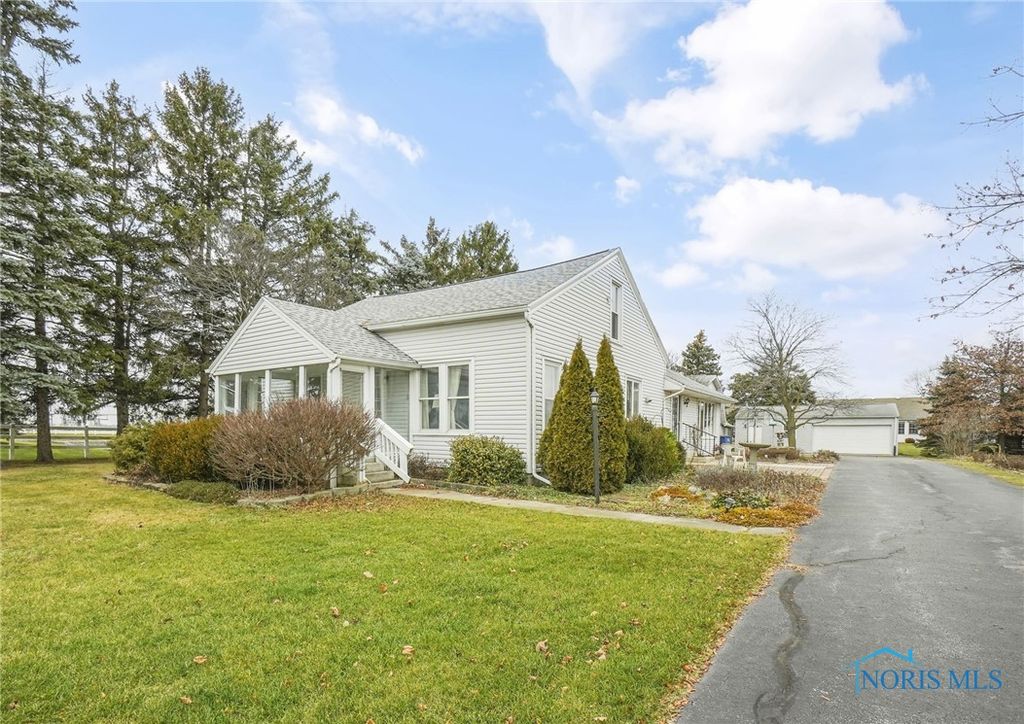 720 Bishop Rd, Bowling Green, OH 43402 - See Est. Value, Schools & More