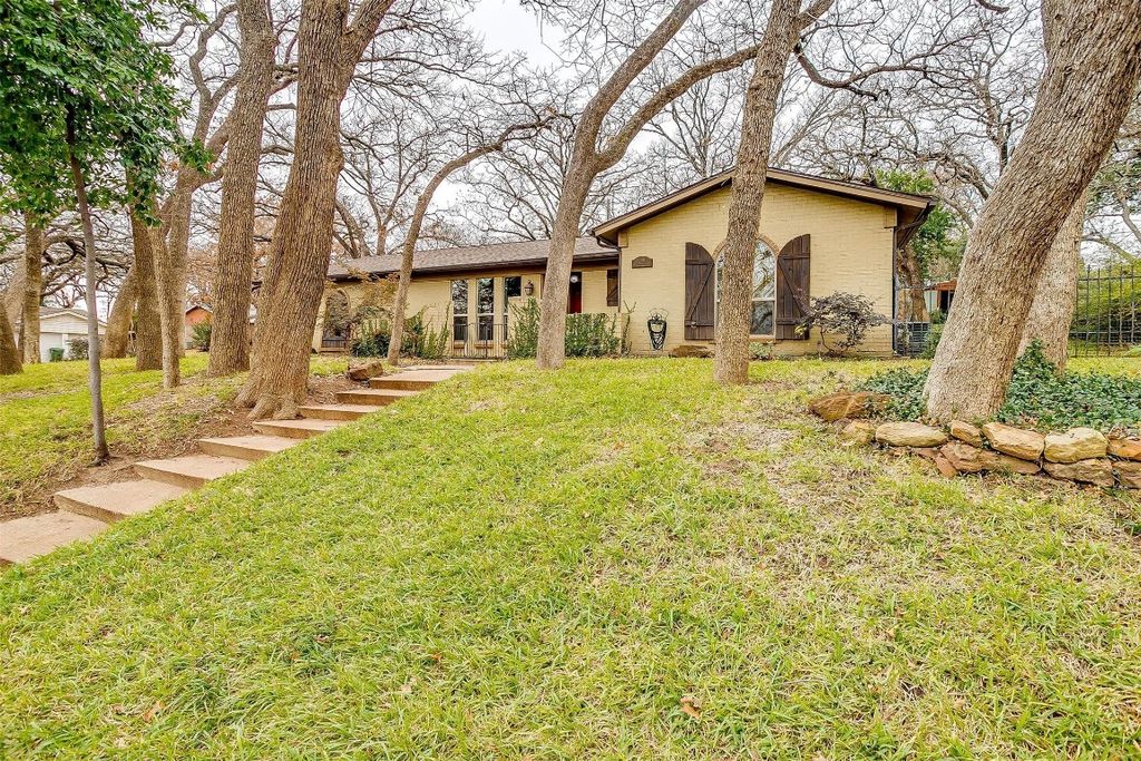 1001 Greendale Dr, Bedford, TX 76022 | Trulia