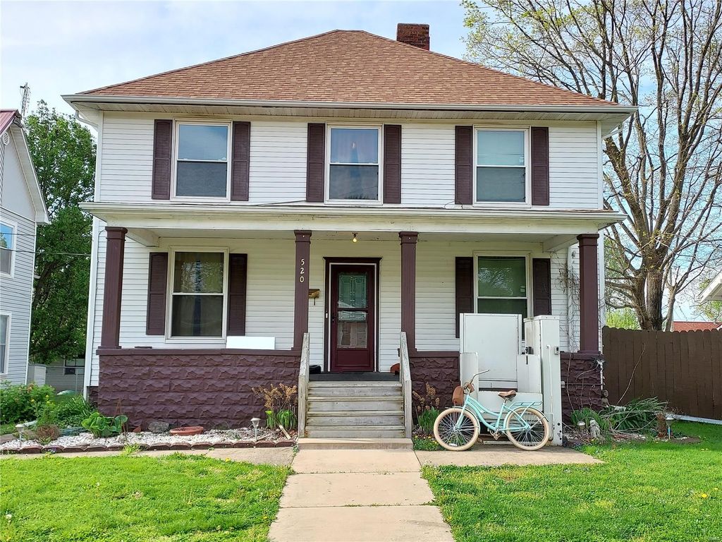 520 W Spring St, Greenville, IL 62246 - See Est. Value, Schools & More