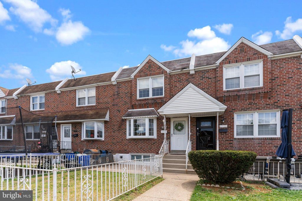 8727 Glenloch St, Philadelphia, PA 19136 - See Est. Value, Schools & More
