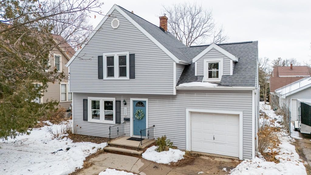 1008 W Winnebago St, Appleton, WI 54914 | Trulia