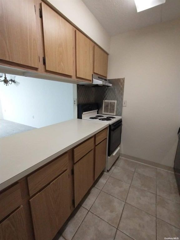 725 Miller Avenue #333, Freeport, NY 11520 - See Est. Value, Schools & More