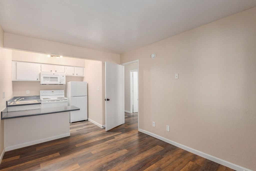 1410 S Country Club Dr #10, Mesa, AZ 85210 - See Est. Value, Schools & More