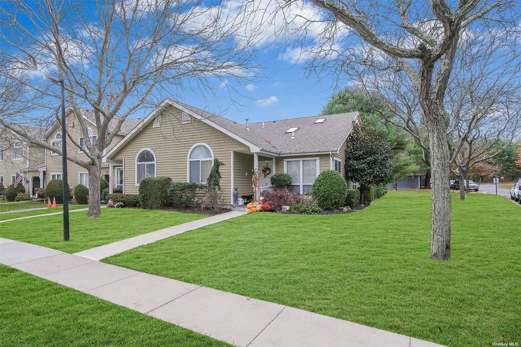 31 Eric Drive UNIT 31, Middle Island, NY 11953 | Trulia