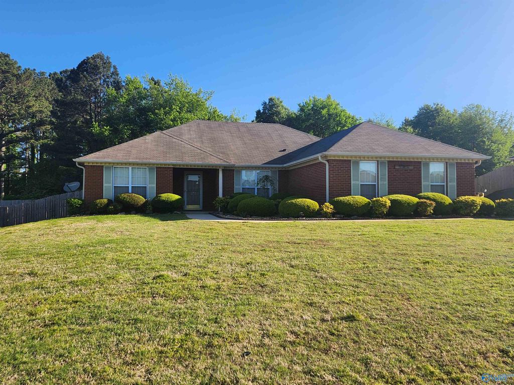 109 Cedar Glen Dr, Huntsville, AL 35811 - See Est. Value, Schools & More