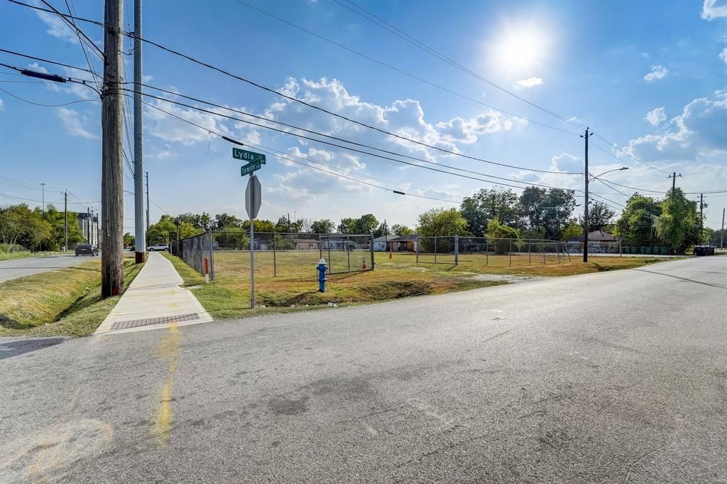 Lydia, Houston, TX 77021 | Trulia