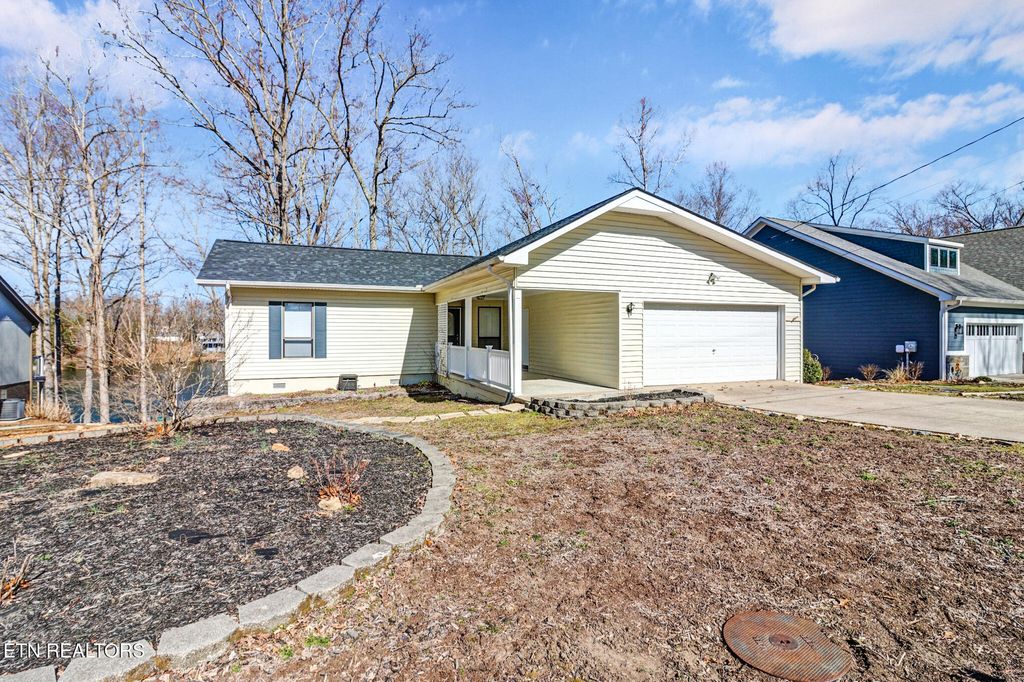 224 Lakeside Dr, Crossville, TN 38558 - See Est. Value, Schools & More