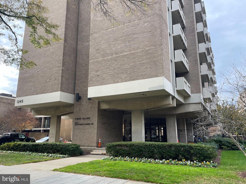 1245 4th St SW #E108, Washington, DC 20024 | MLS# DCDC2231040 | Trulia