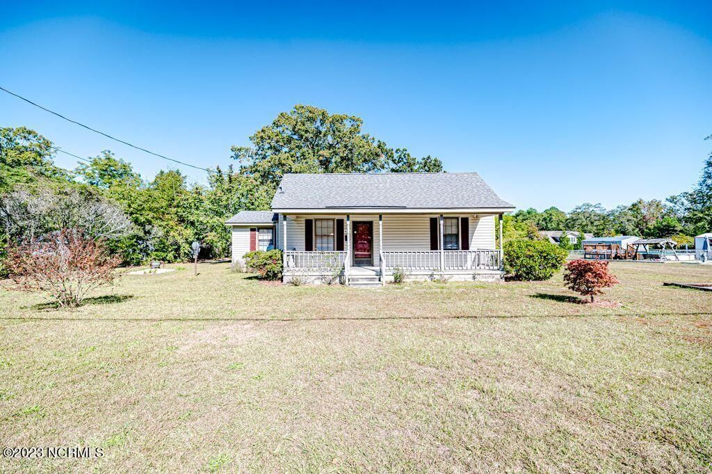 414 W 6th Avenue, Raeford, NC 28376 - See Est. Value, Schools & More