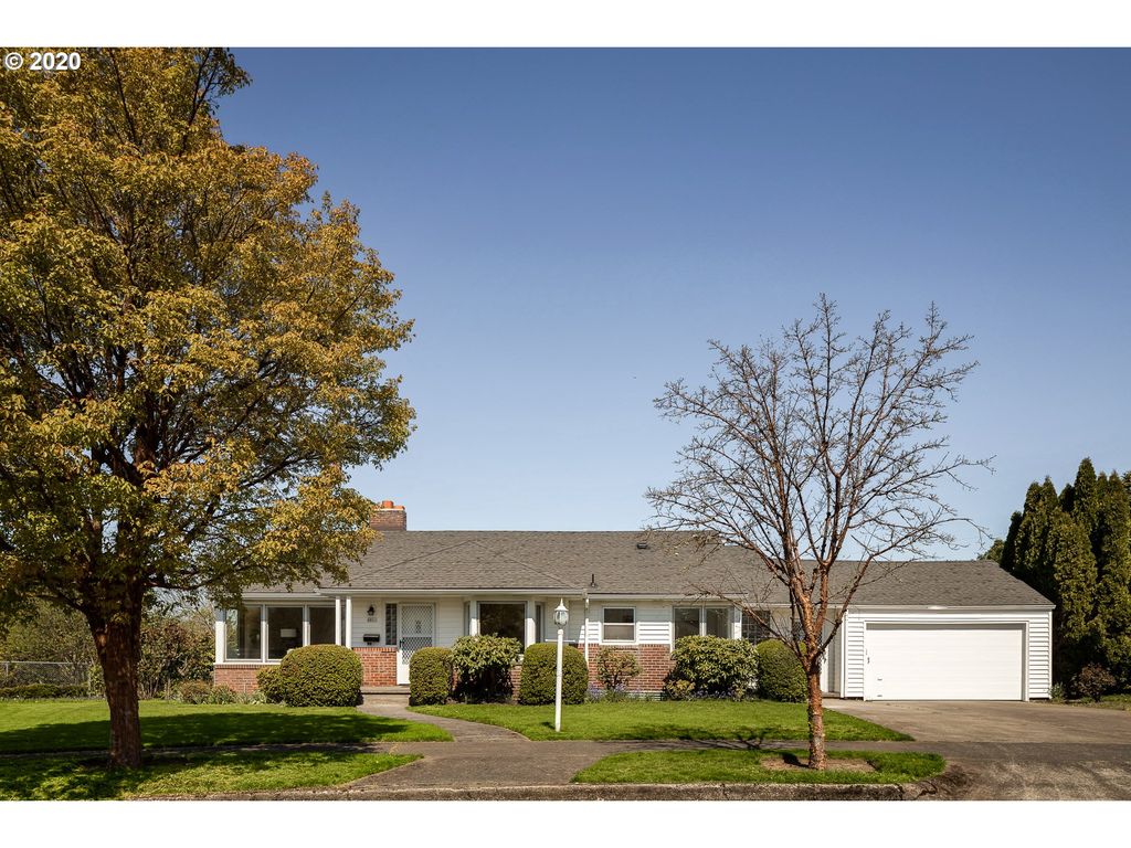 4801 SE Ankeny St, Portland, OR 97215 - See Est. Value, Schools & More