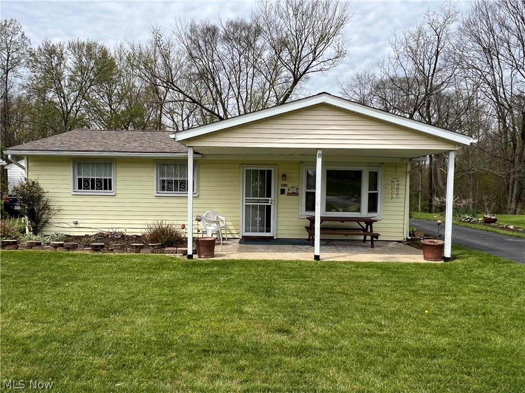 1372 Dryden Ave, Youngstown, OH 44505 - See Est. Value, Schools & More