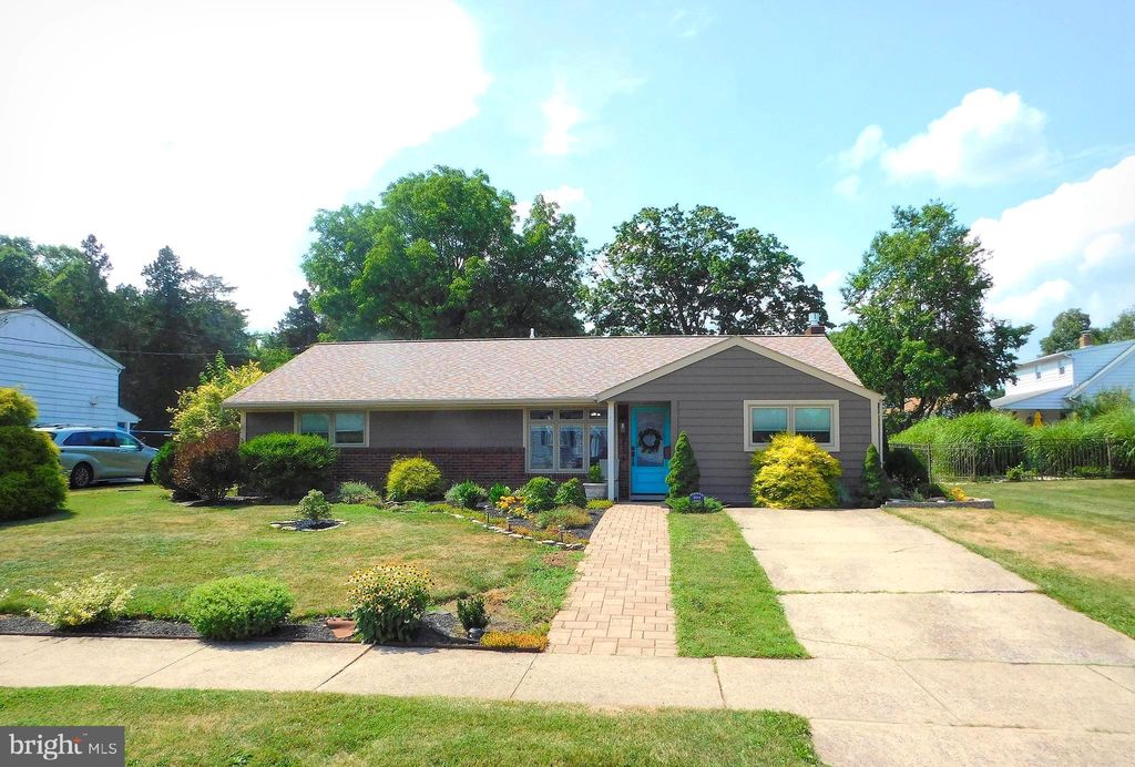 2114 Pinehurst Rd, Bethlehem, PA 18018 - See Est. Value, Schools & More