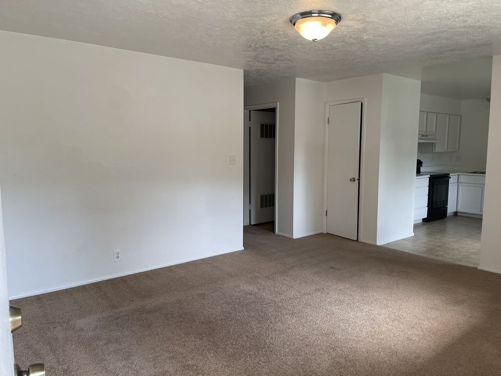 689 N 100 W, Orem, UT 84057 - See Est. Value, Schools & More