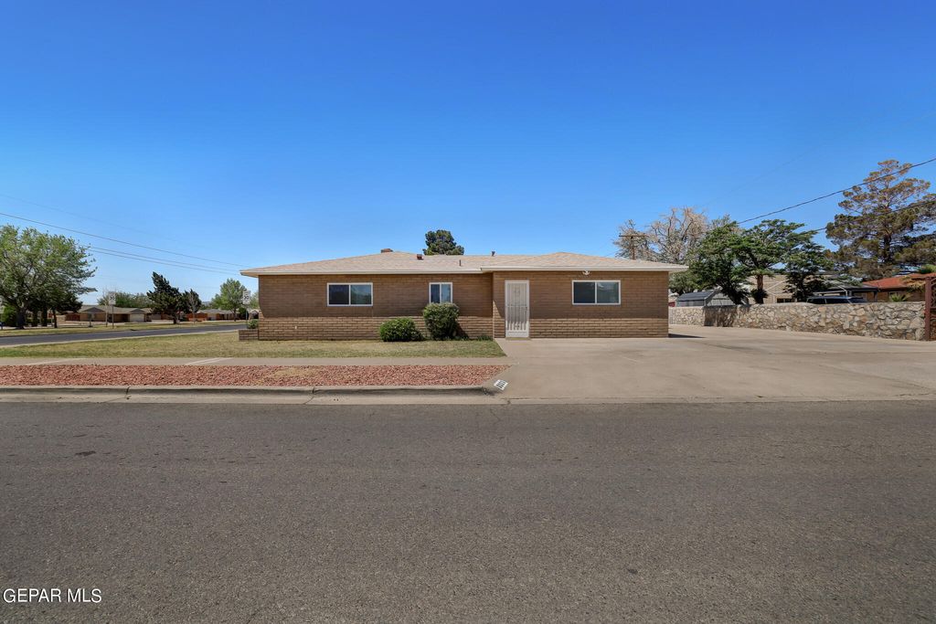 8221 Edgemere Blvd, El Paso, TX 79925 | MLS# 899955 | Trulia