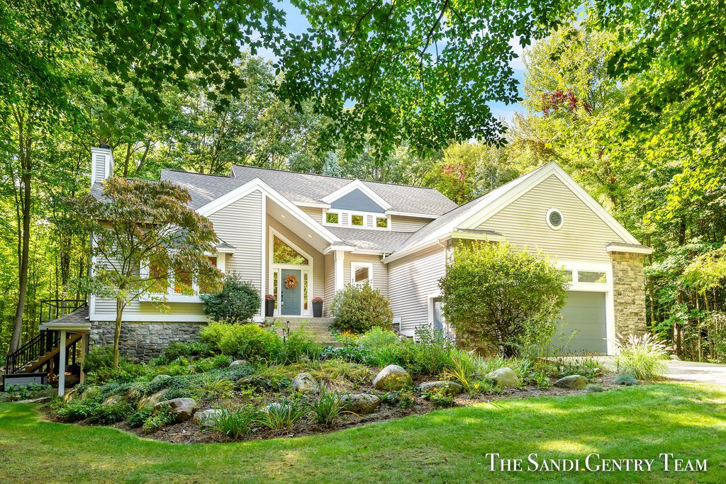 18565 W Spring Lake Rd, Spring Lake, MI 49456 - See Est. Value, Schools ...