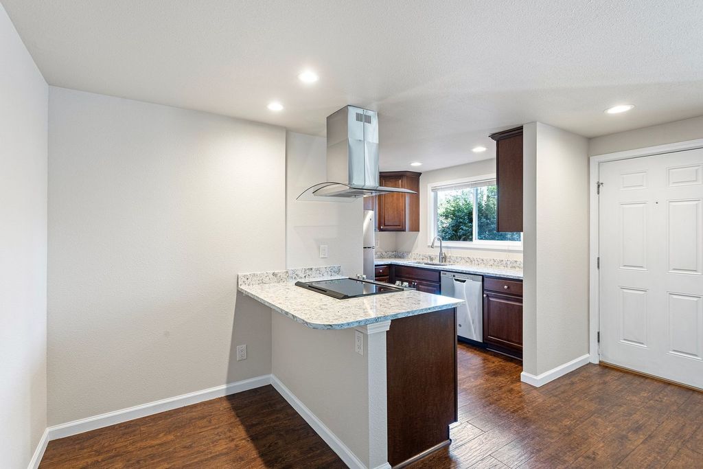 11615 91st Ln NE #41, Kirkland, WA 98034 - See Est. Value, Schools & More