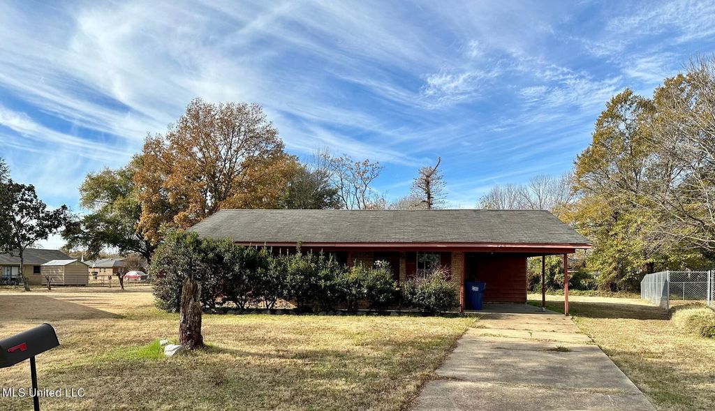 920 King Cv, Cleveland, MS 38732 - See Est. Value, Schools & More