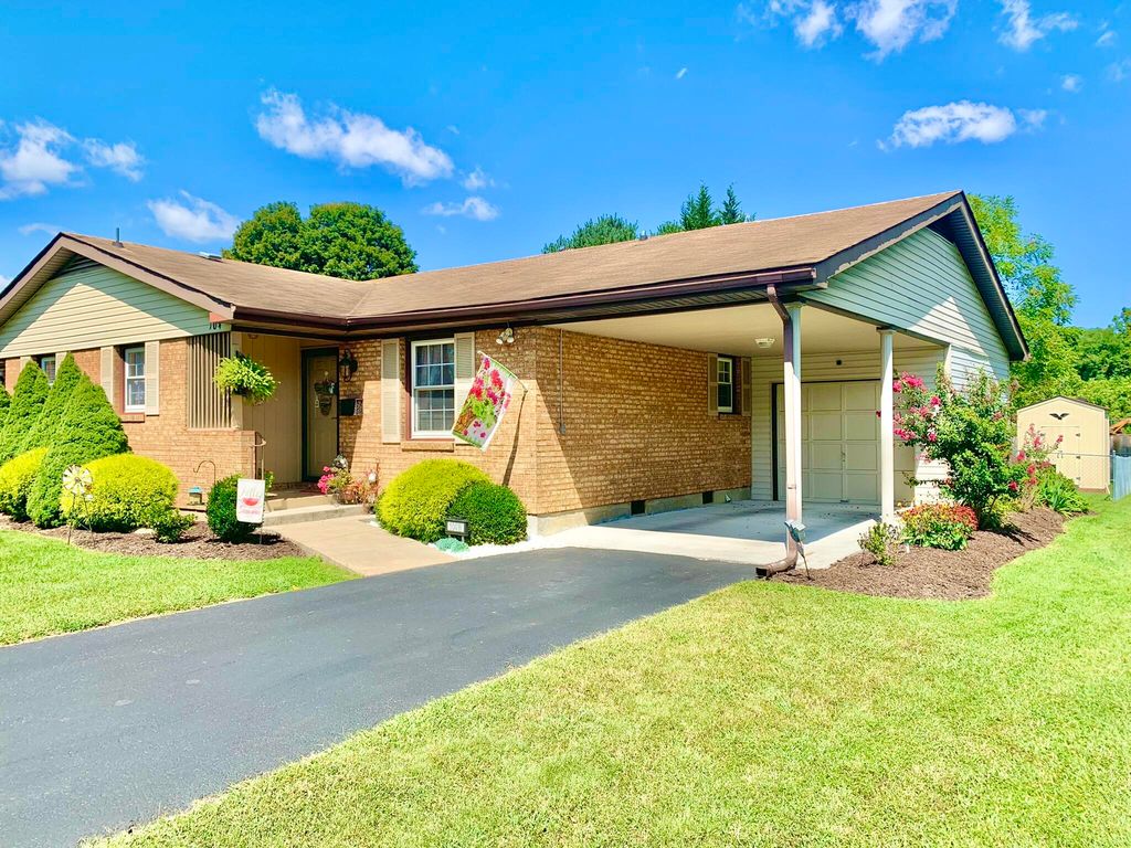 104 W Riverview Dr, Covington, VA 24426 | Trulia