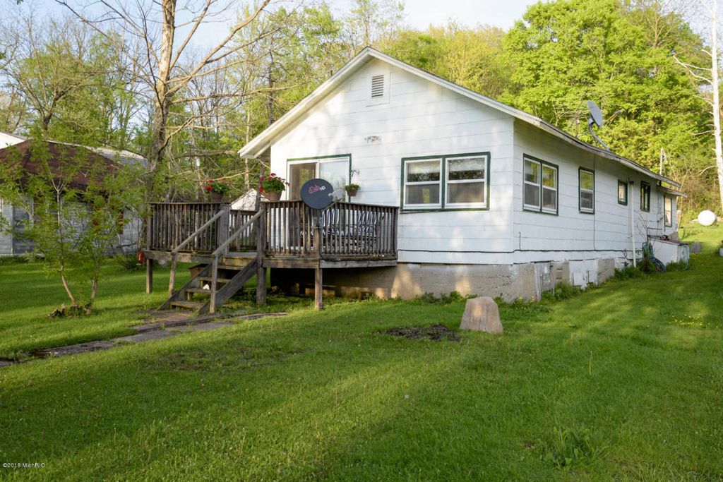 45308 15th Ave, Bloomingdale, MI 49026 - See Est. Value, Schools & More