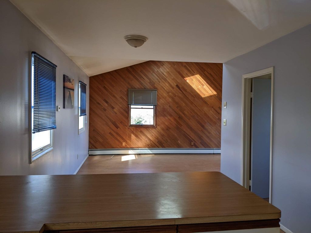 330 44th St, Lindenhurst, NY 11757 - See Est. Value, Schools & More