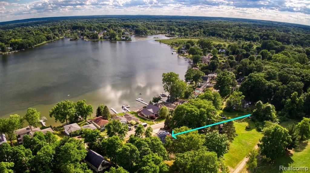 3335 Rush Lake Rd, Pinckney, MI 48169 | Trulia
