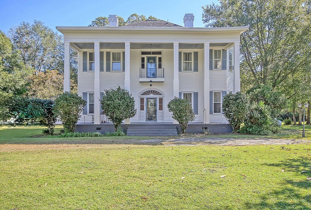 449 Gum St, Holly Hill, SC 29059 - See Est. Value, Schools & More