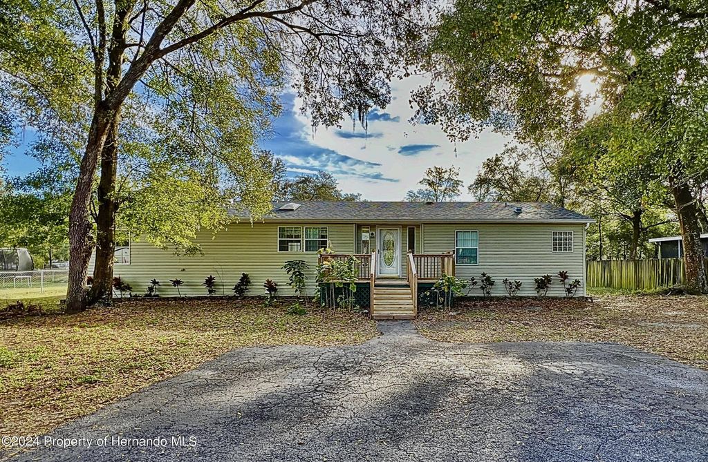 7316 Timber Crest Ln, Zephyrhills, FL 33540 - See Est. Value, Schools ...