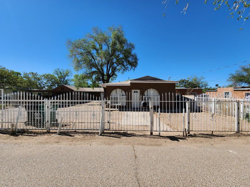 1544 Valley Rd SW, Albuquerque, NM 87105 - See Est. Value, Schools & More