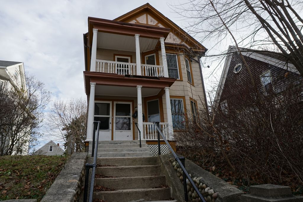 79 N Clinton St #1, Poughkeepsie, NY 12601 - See Est. Value, Schools & More